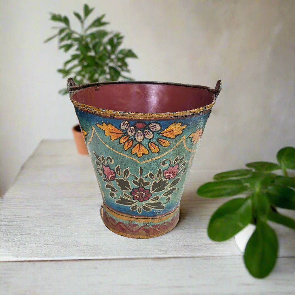 Hand-painted Metal Bucket – Bangalore Hunts